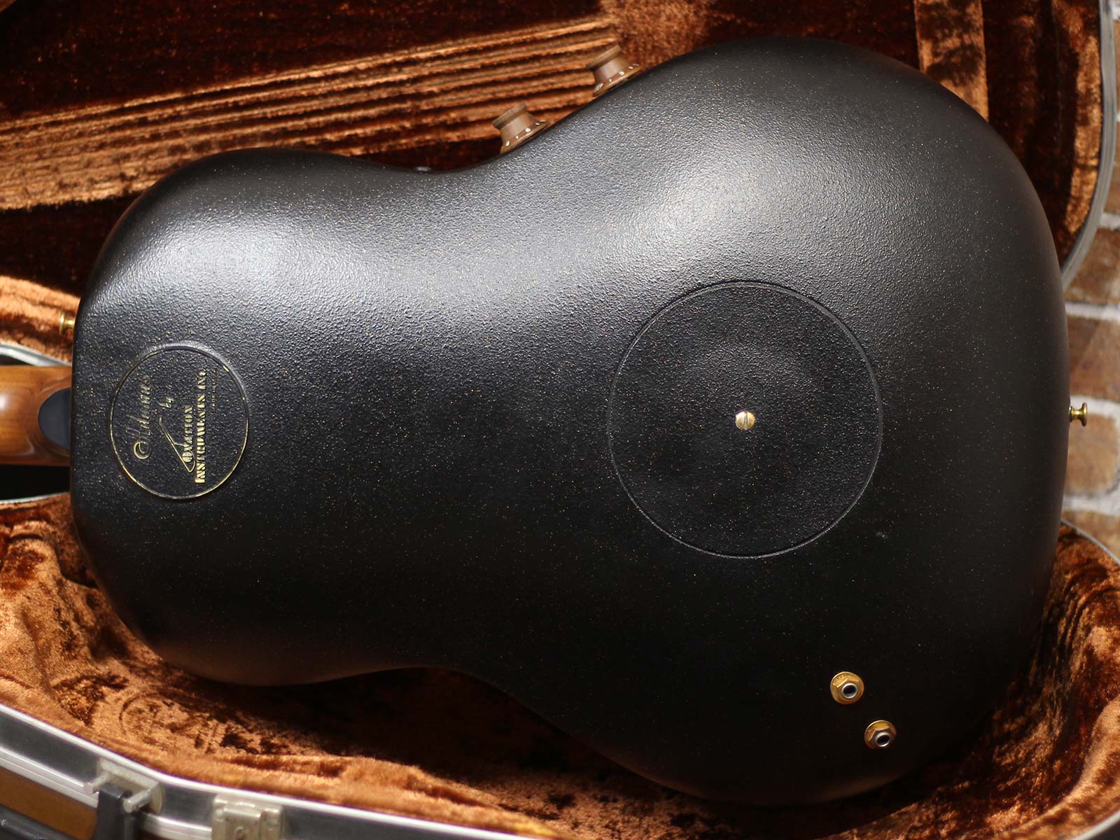 Ovation 1984 1687-8 ”Super Adamas Wood Knob”